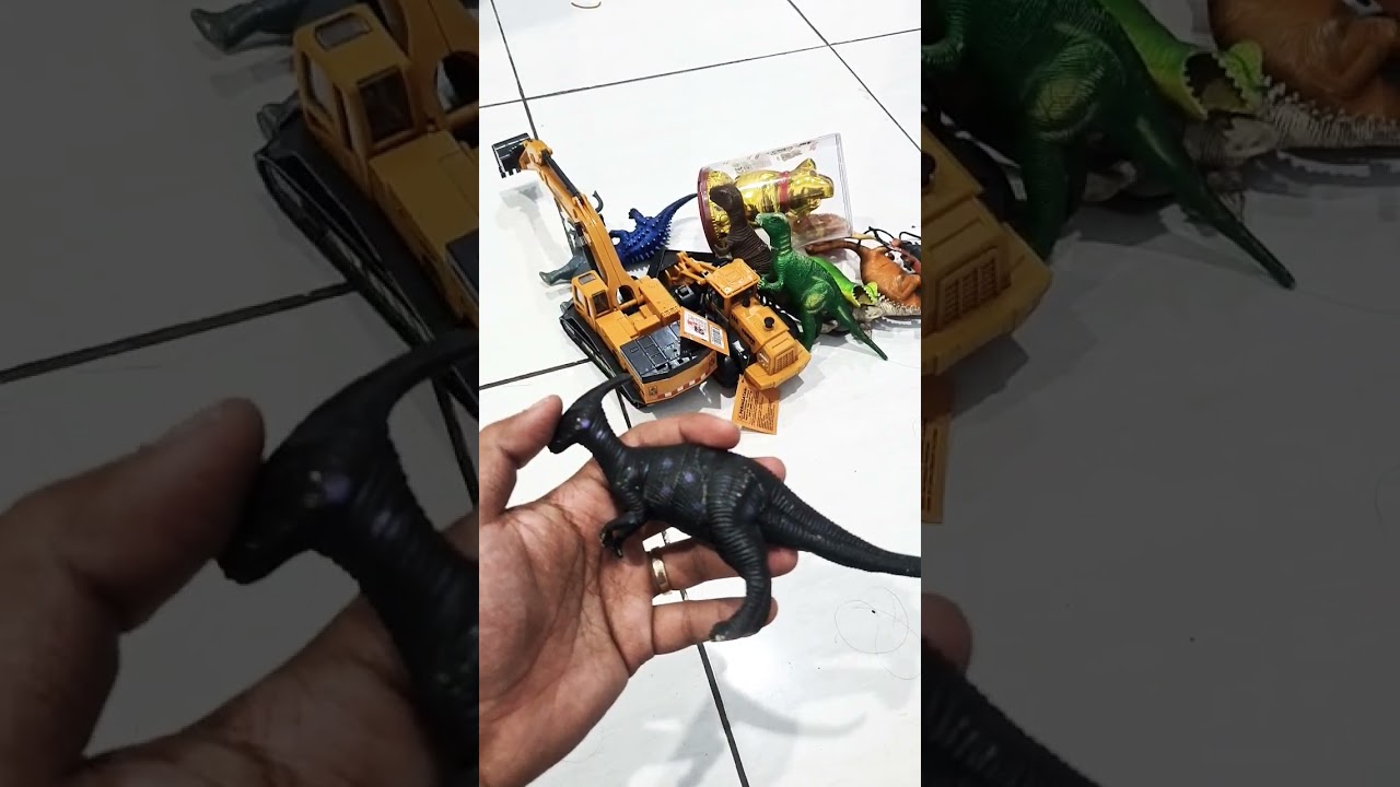 Mainan Dino Hitam Bercula - YouTube