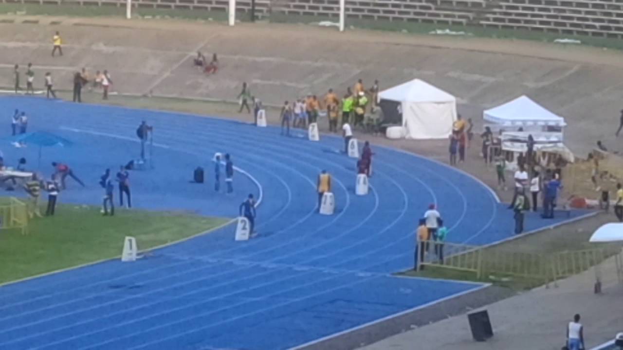 Buff bay high school 4*100 class 1 2015 - YouTube