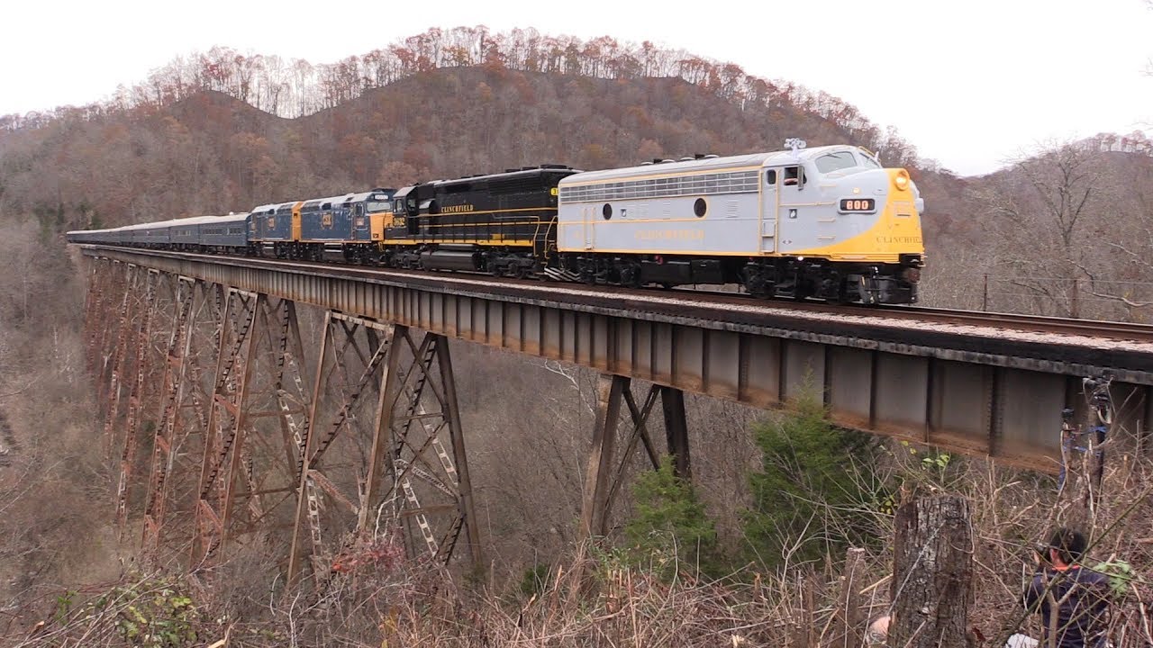 75th Santa Train rolls through Appalachia - YouTube