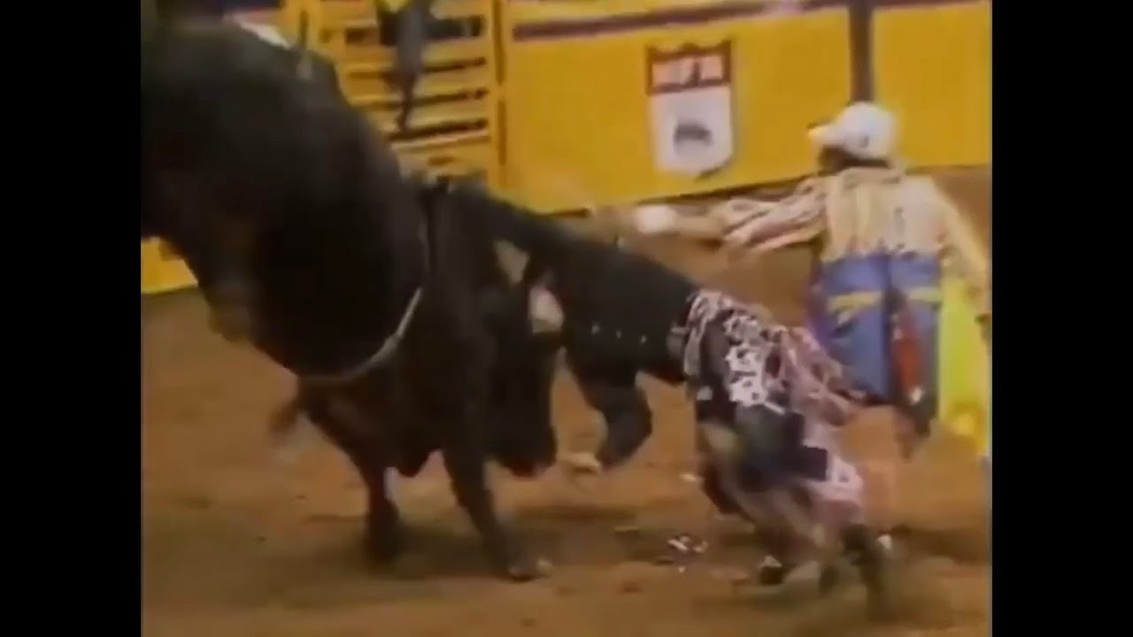 Bull Riding Accident Of Tuff Hedeman - YouTube