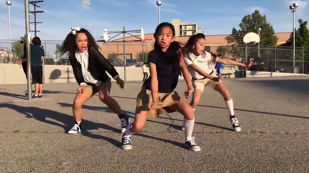 Young girls dance challenge - YouTube
