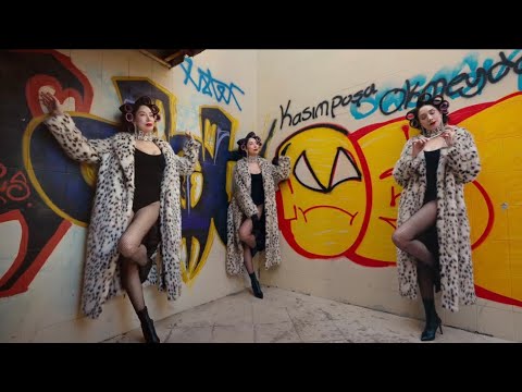 Ece Gürsel - Sokak Kafası I Official Music Video