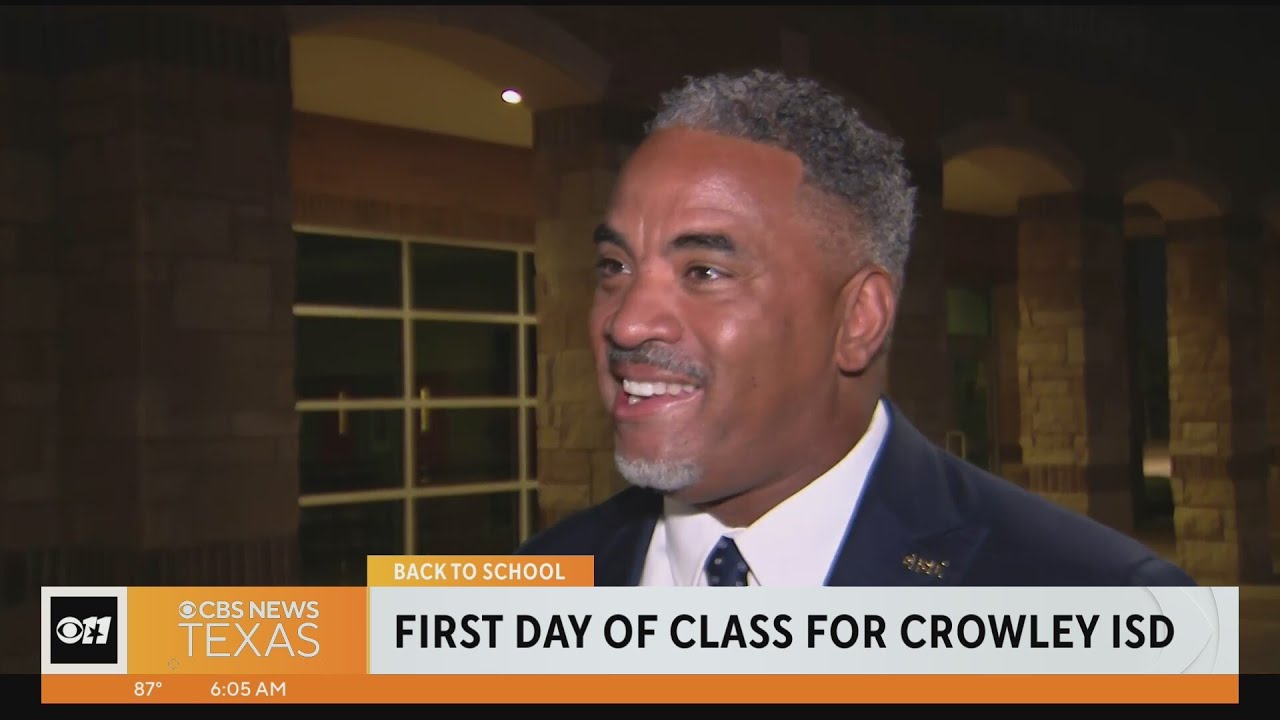 Crowley ISD rolls out the red carpet for the first day of school - YouTube