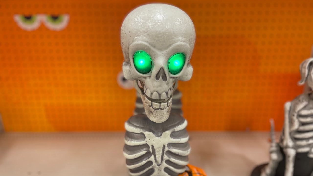 Talking Skeleton Bust 2022 Animatronic In-Store Demo at Target - YouTube