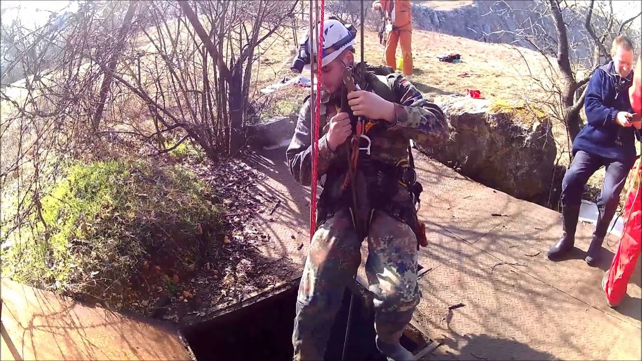 Zvisla jaskyna - YouTube