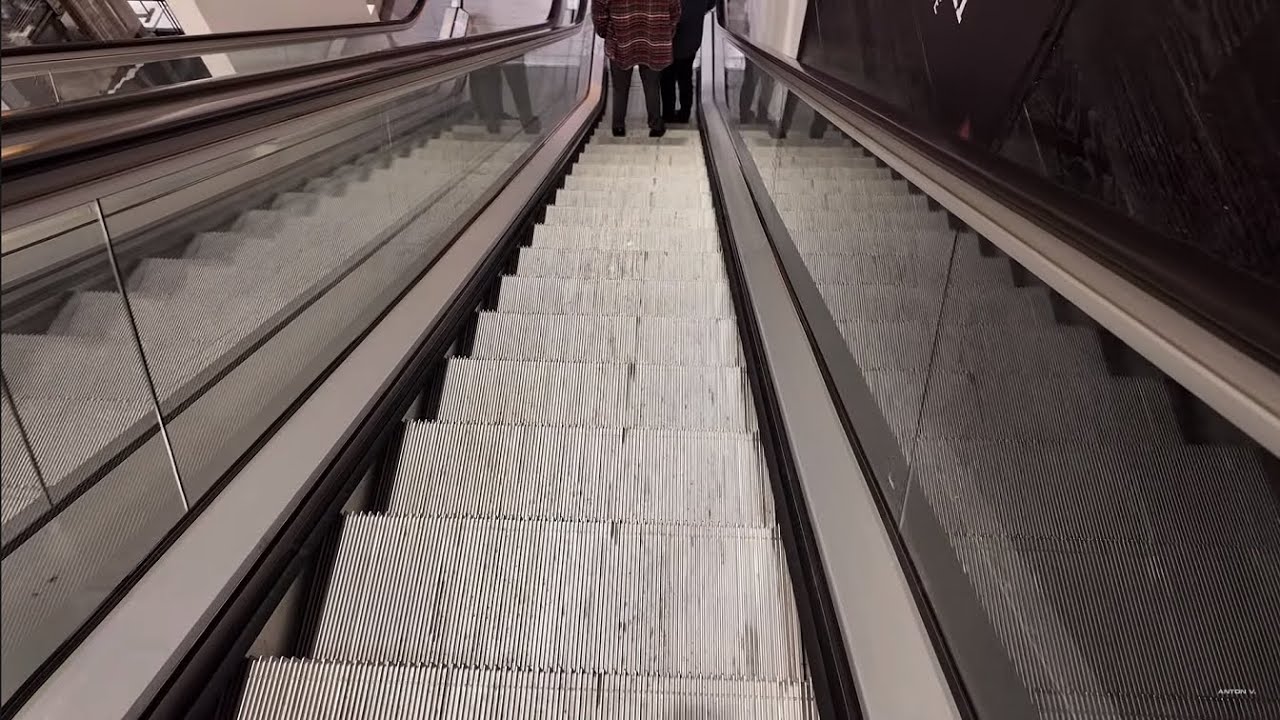 Sweden, Stockolm, Dressman, 2X escalator - YouTube