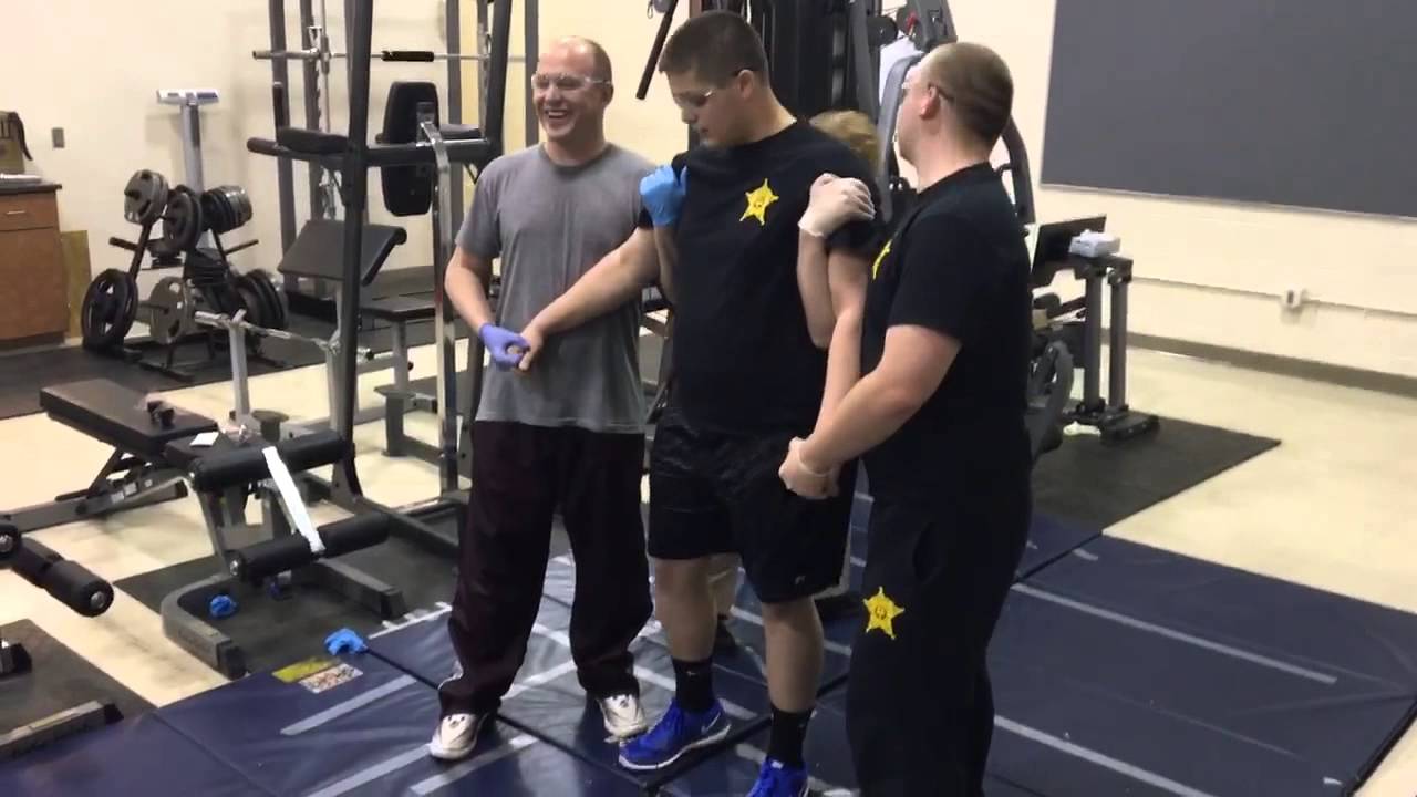 Police academy taser training 2016 - YouTube