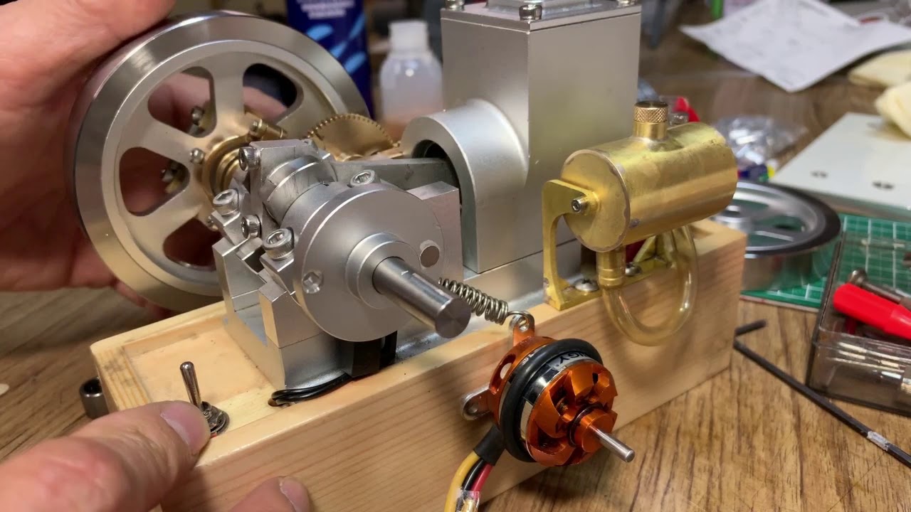 Hit and Miss Engine(M90) Sinple power generator. - YouTube