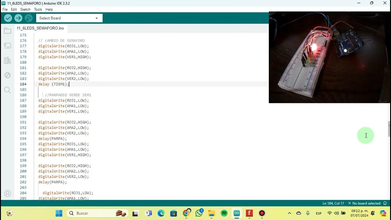 Practica 11 Arduino uno Semaforo de dos vias - YouTube