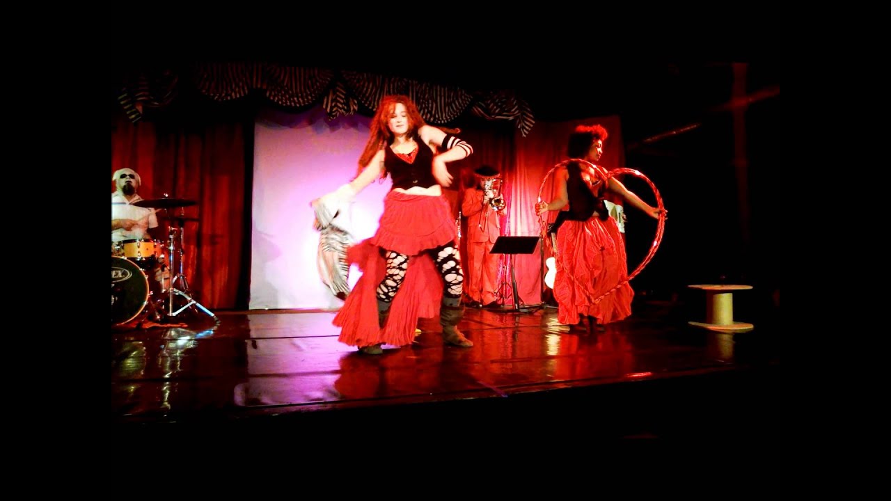 Burlesque Heart Hoop Dancing - YouTube