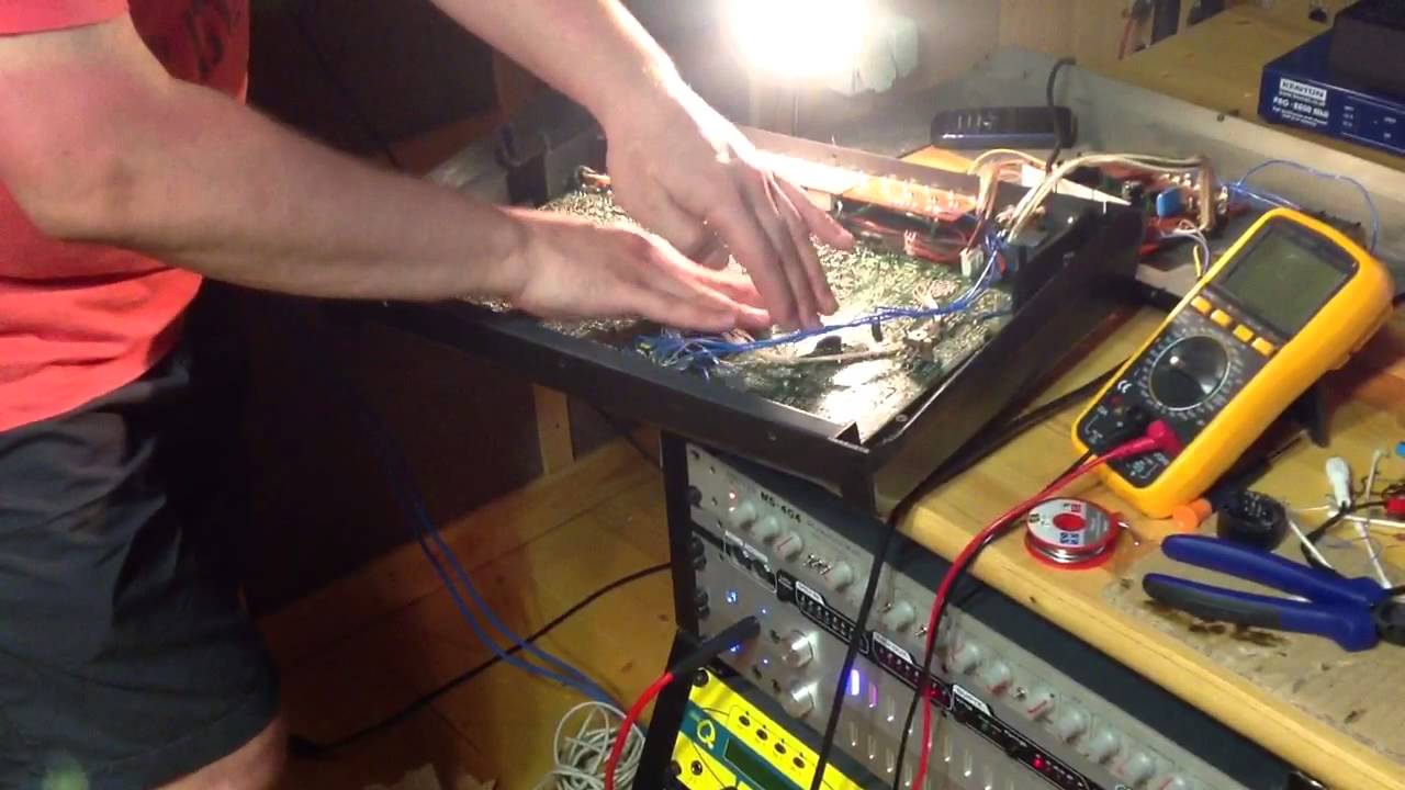 Roland TR-808 circuit bending - YouTube
