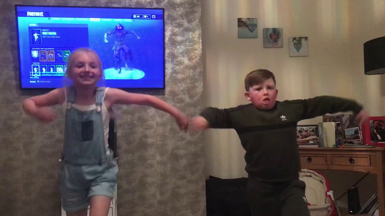 FORTNITE BATTLE ROYALE EMOTE DANCE OFF CHALLENGE - YouTube