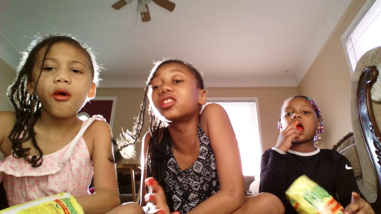 Hot funyuns challenge - YouTube