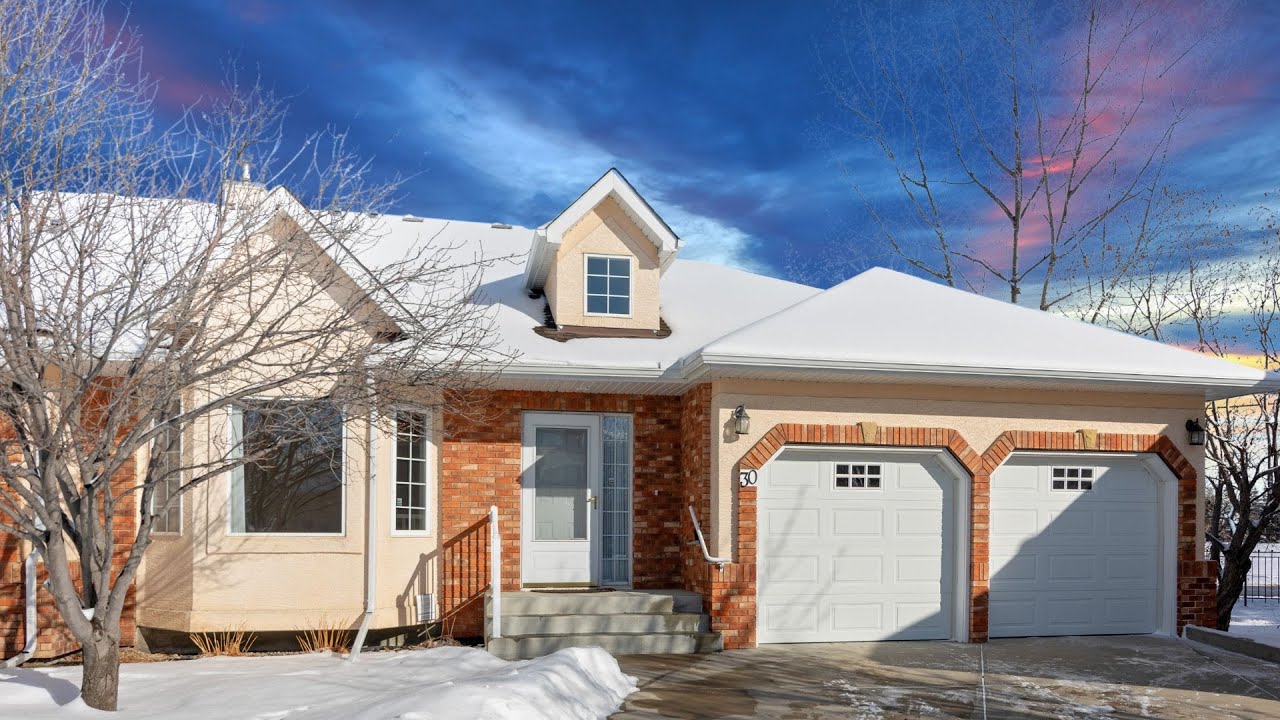 Tour inside a HUGE 1499 sq ft Villa home in Coach Hill, Calgary - YouTube