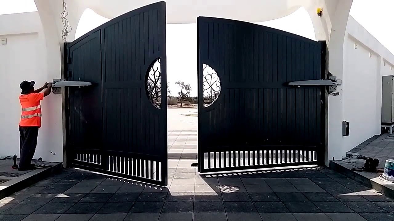 Beninca BOB50M - Swing Gate Machine - YouTube