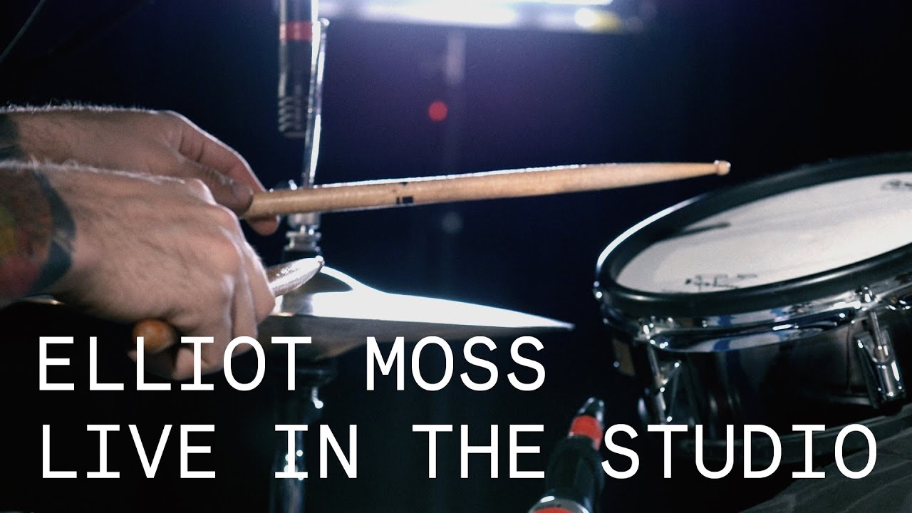 Elliot Moss – Closedloop – Live in the Studio - YouTube