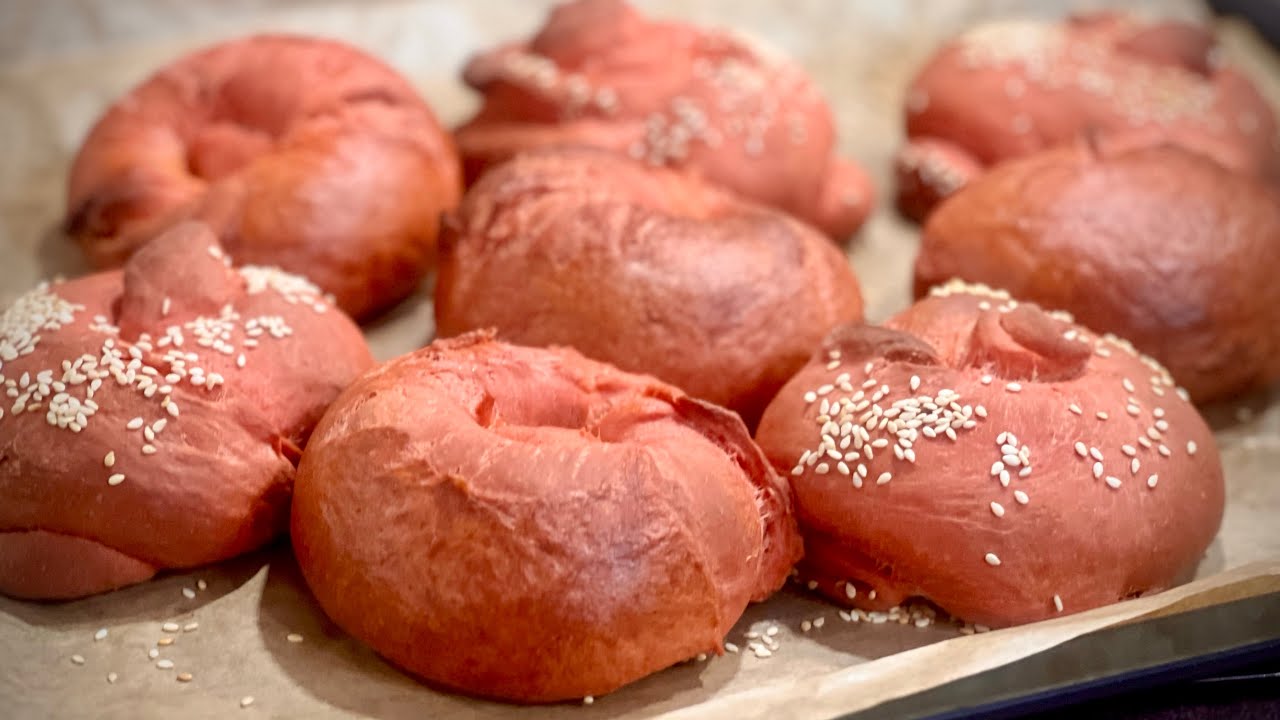 Парени червени хлебчета (гевречета)-вкусни и красиви/ Красные булочки ...