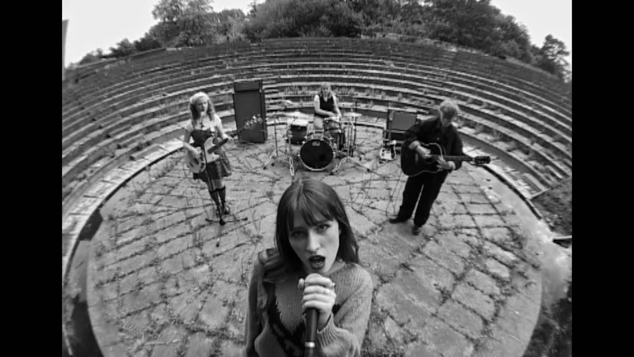 Florence Road - Break The Girl (live from the pit) - YouTube