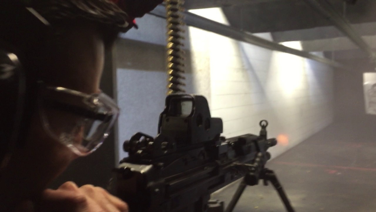 Saw M249 machine gun MGV Las Vegas - YouTube