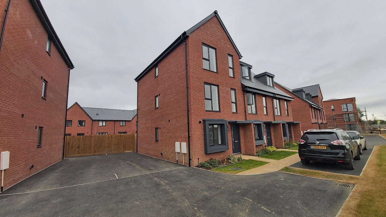 Centurion Road, Innsworth, Gloucester - YouTube