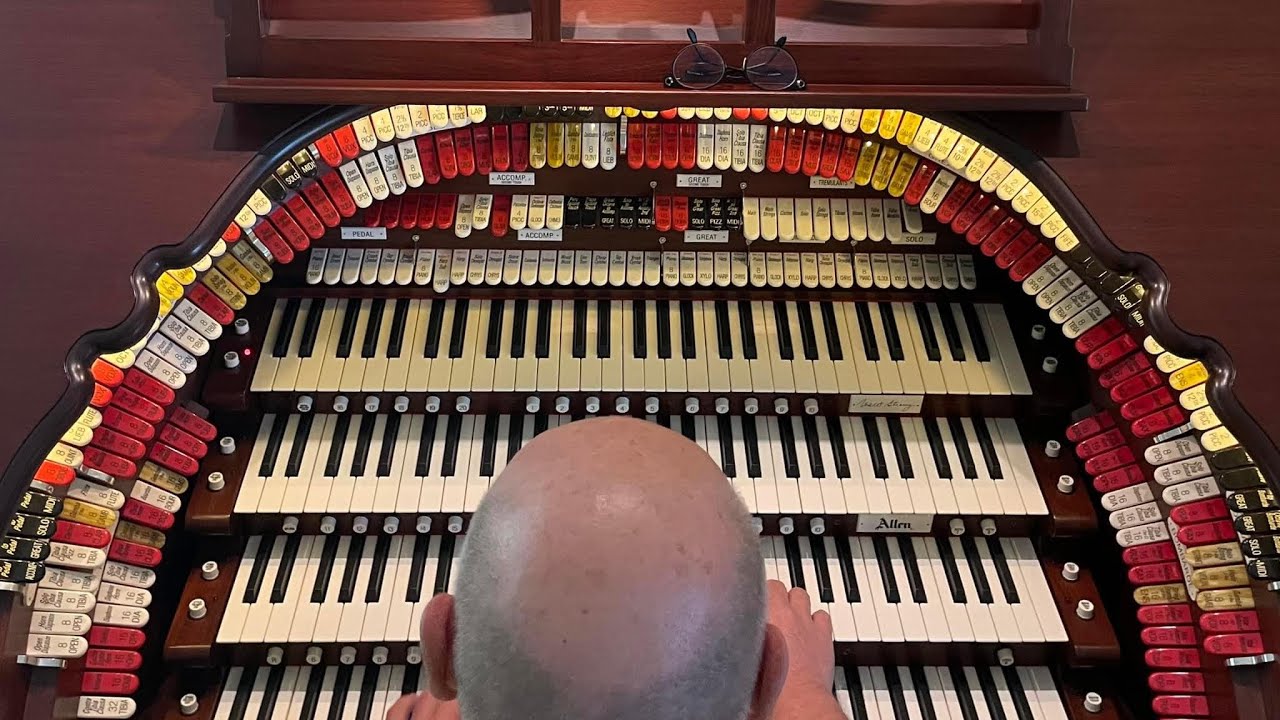 Tim Schramm in concert at the Allen GW4 Theatre Organ - YouTube