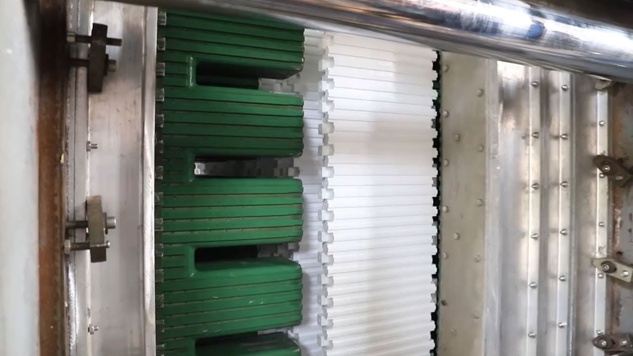 EPS ICF shape molding machine to produce insulated concrete form blocks ...