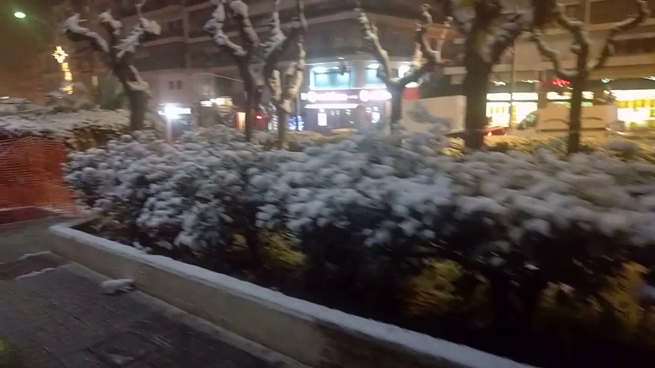Χιονια στην Αθηνα, Παραμυθενιες εικονες - YouTube
