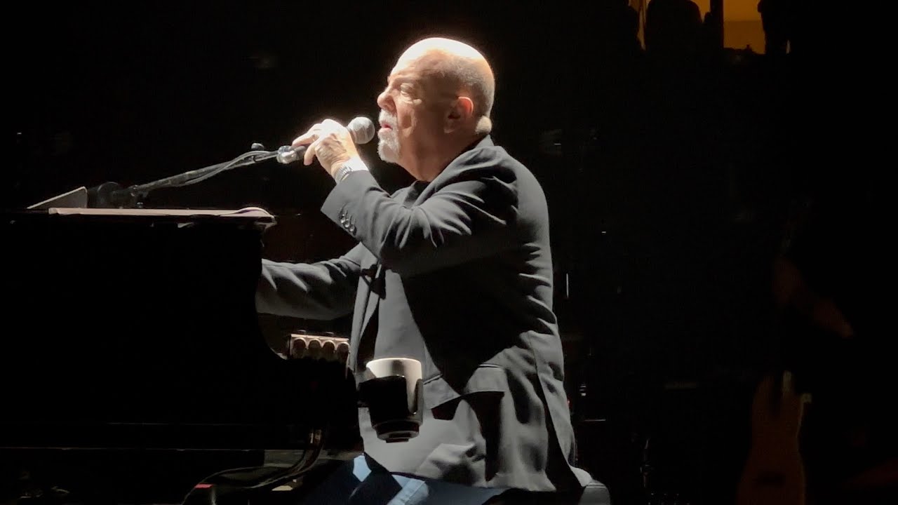 Billy Joel - Sundown (Gordon Lightfoot Tribute) 5/5/23 MSG - YouTube