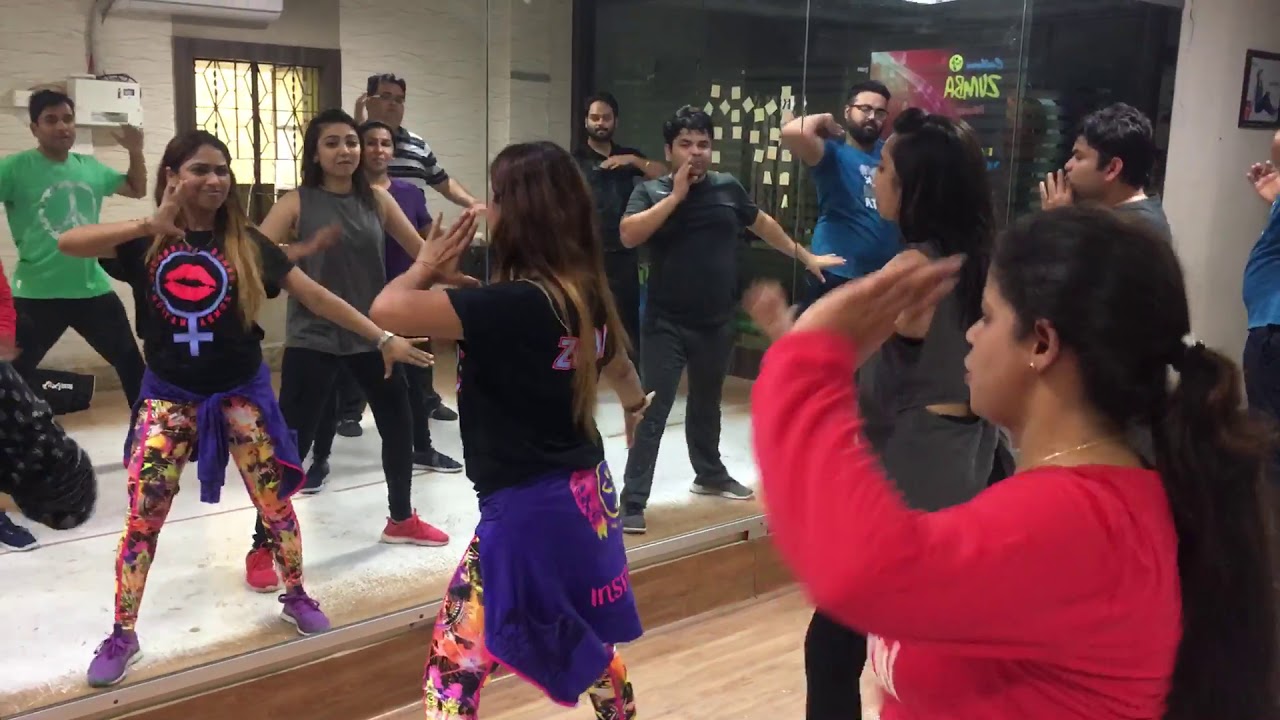 Mungda Mungda Song. Total Dhammal ZUMBA with Zin Preity @ Calburn ...