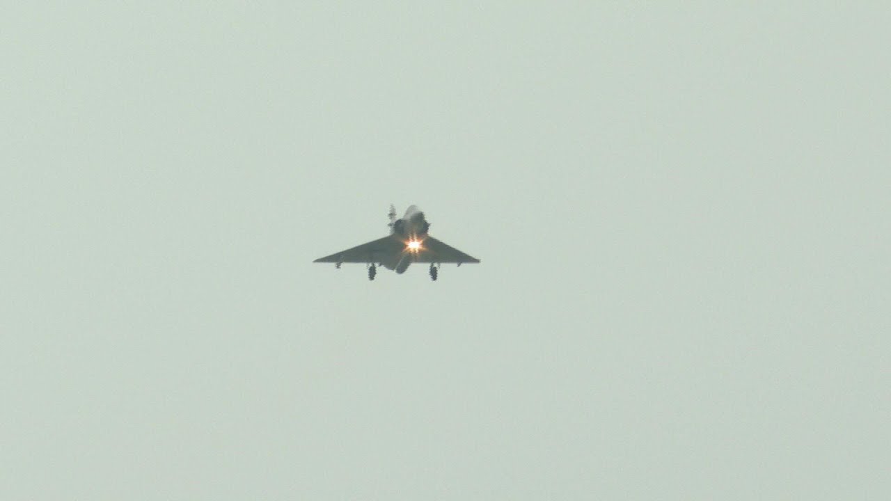 China inicia exercícios militares ‘ao redor’ de Taiwan | AFP - YouTube