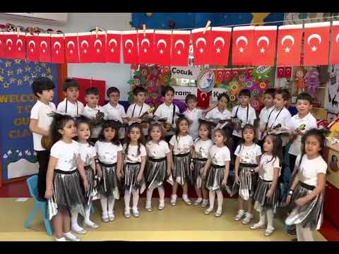 23 nisan geldi neşeliyiz çocuklar