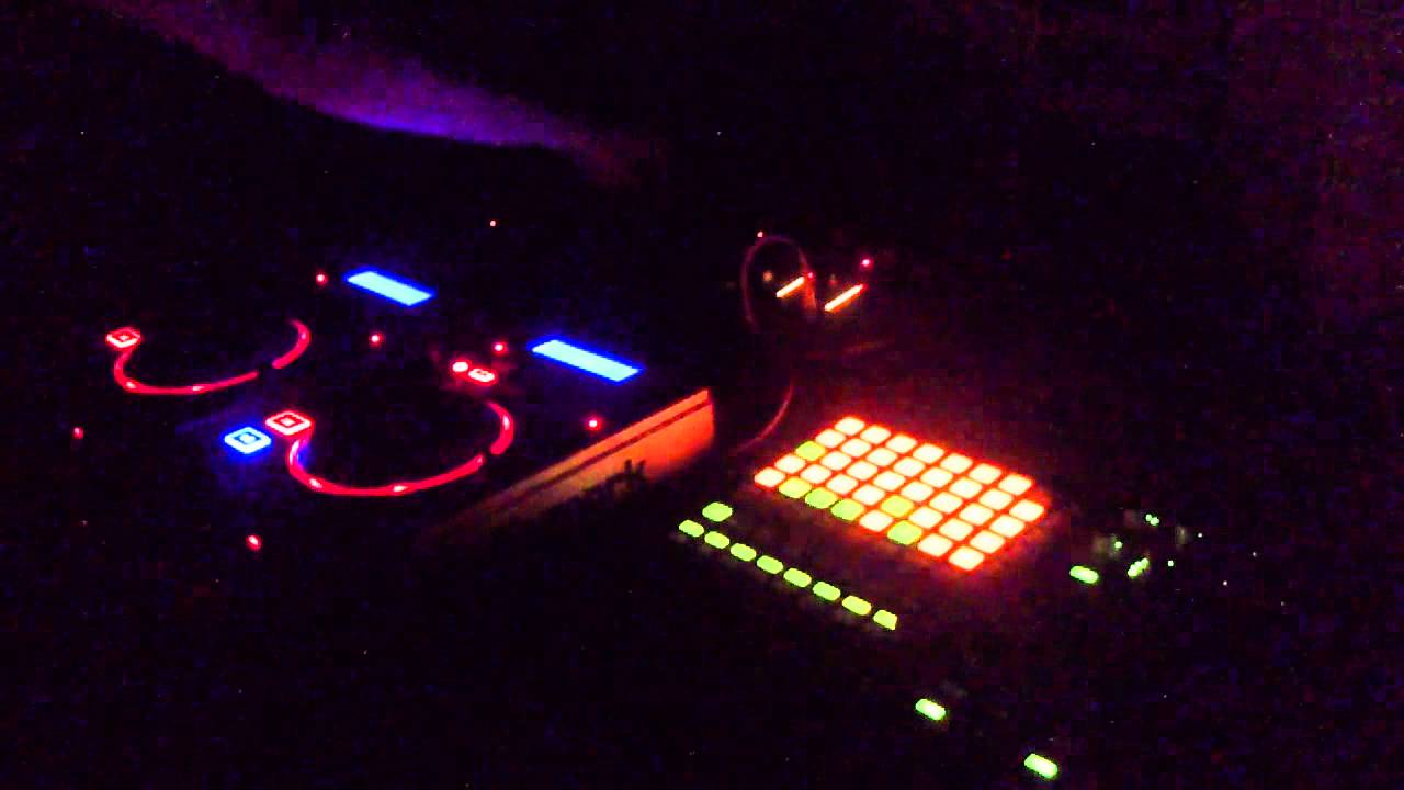 DJ CHIP MIXER AKAI 2014 - YouTube
