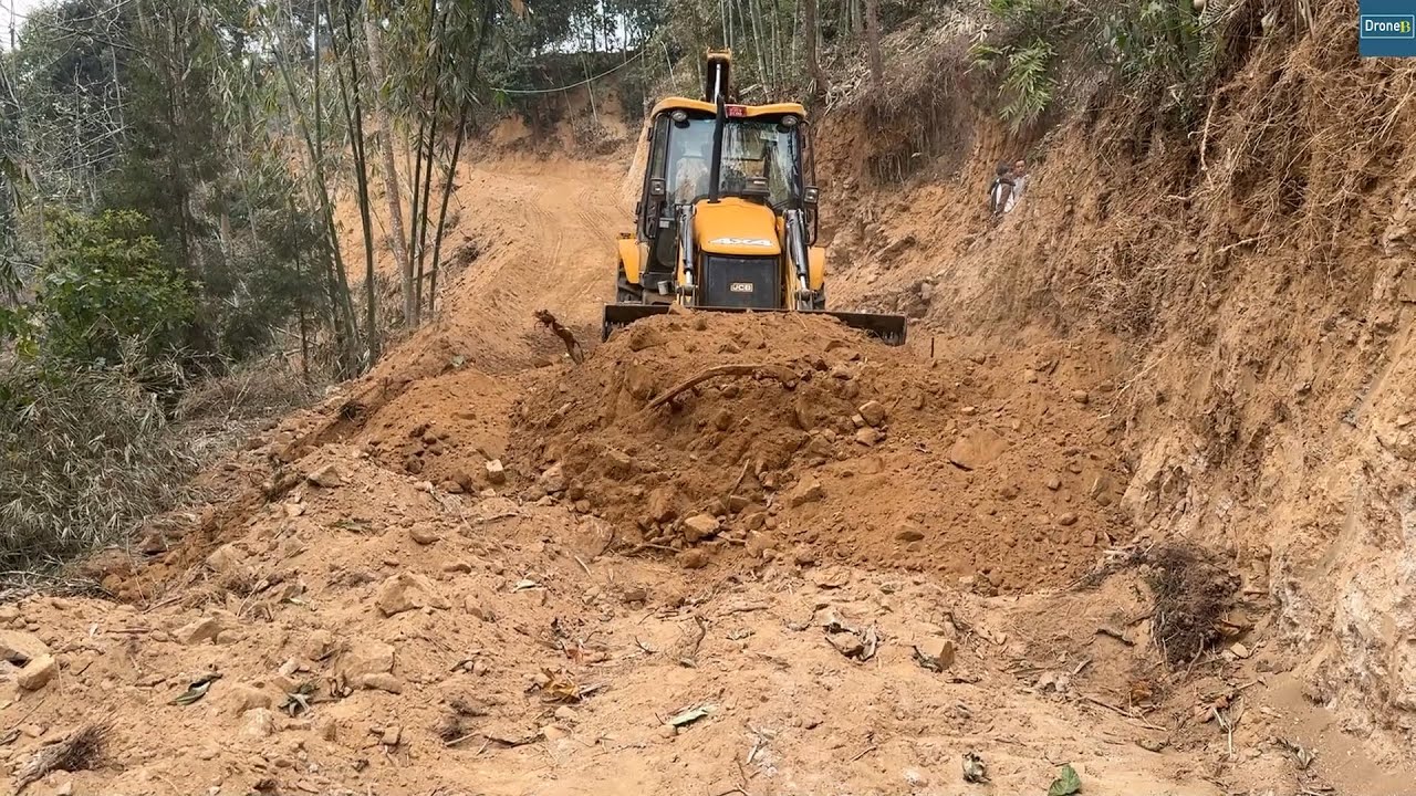 Leveling Narrow Mountain Road-Reworking Old Road-JCB Backhoe - YouTube