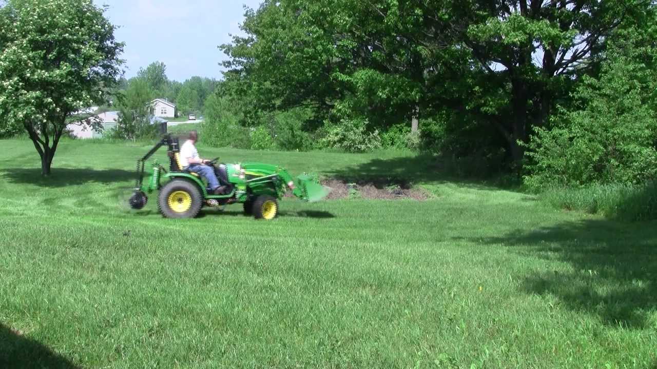 LIFEINVT Hilling potato's with my John Deere 2520 tractor - YouTube