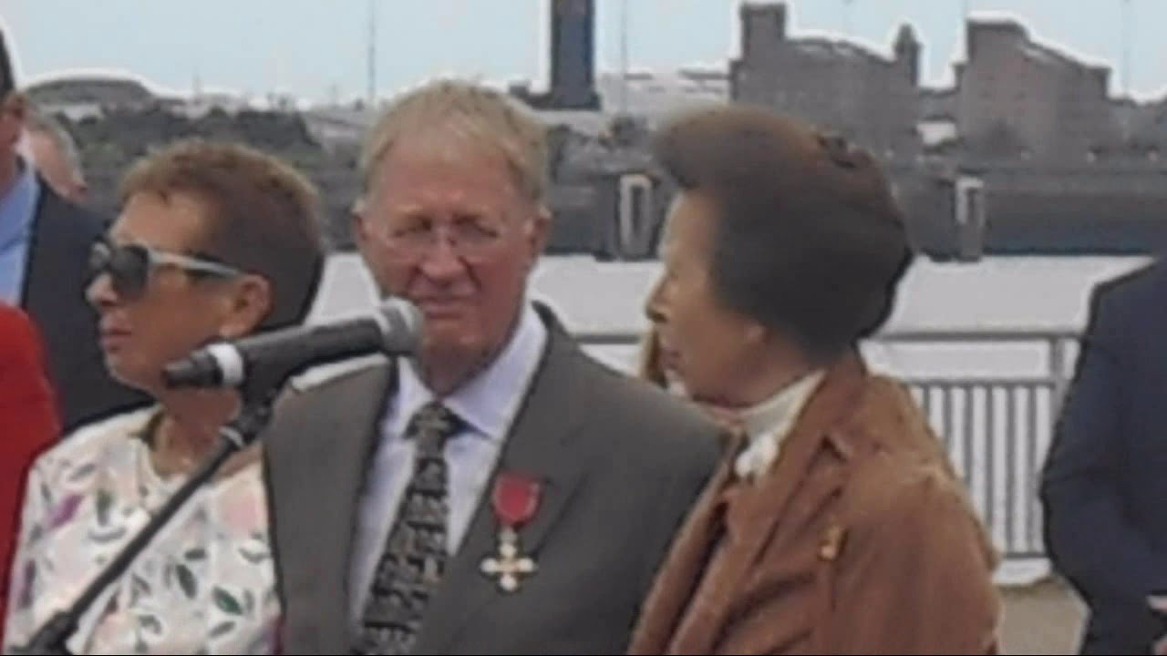 HRH Princess Anne unveils John Hulley statue 2019 06 14 - YouTube