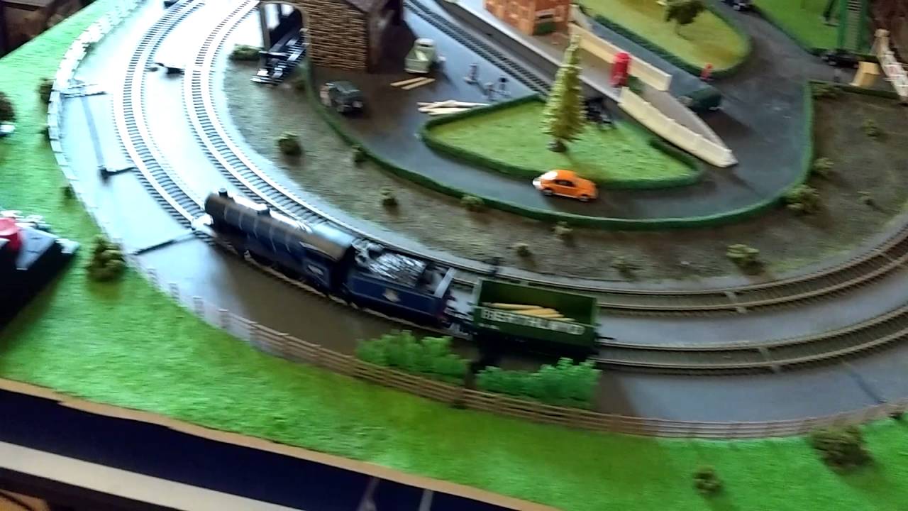 Hornby trakmat extension 3, complete track plan. - YouTube