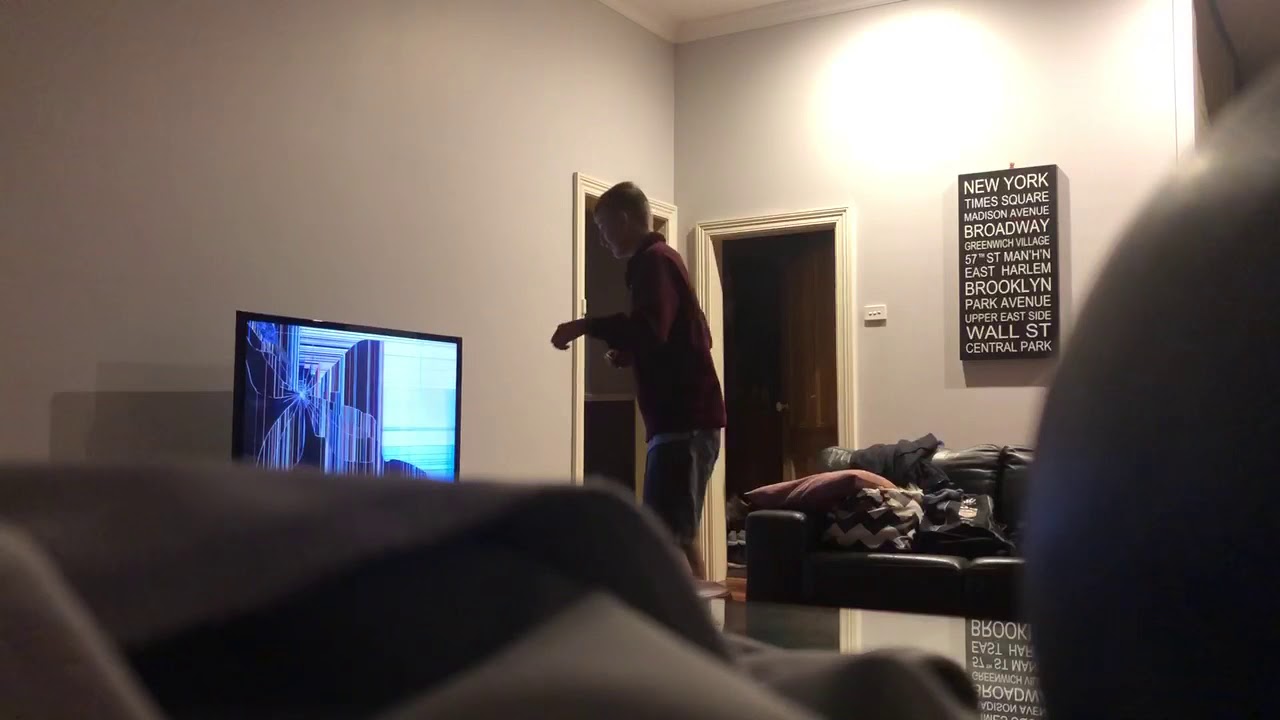 Fake crack tv screen - YouTube