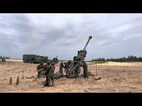 Canadian Army M777 - YouTube