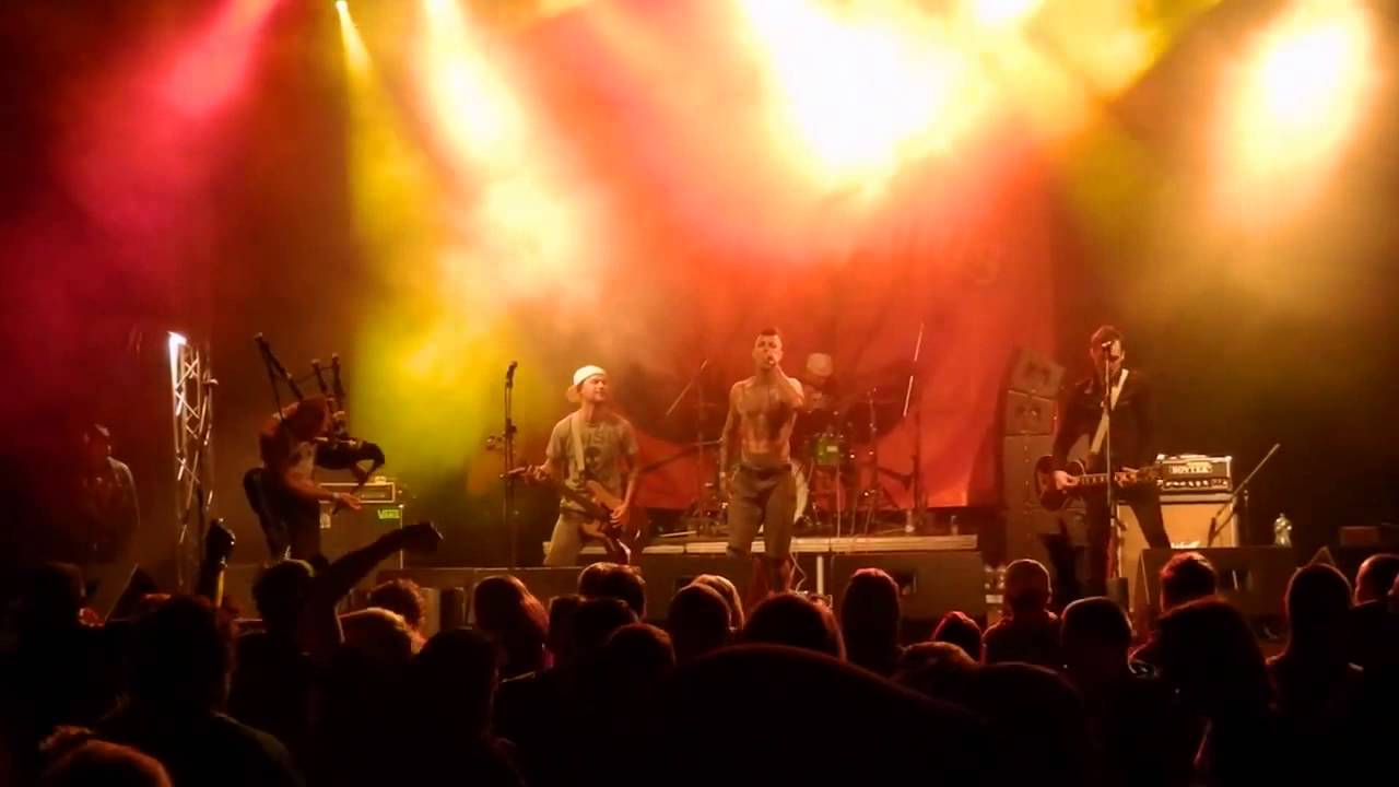 PIPES AND PINTS - Never let you down @ Třebíč - Poušov | Live - YouTube