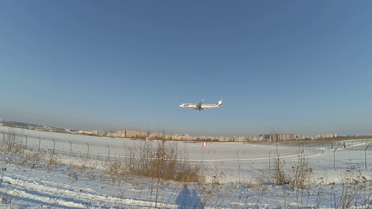 E-195 Lviv LOT Landing - YouTube