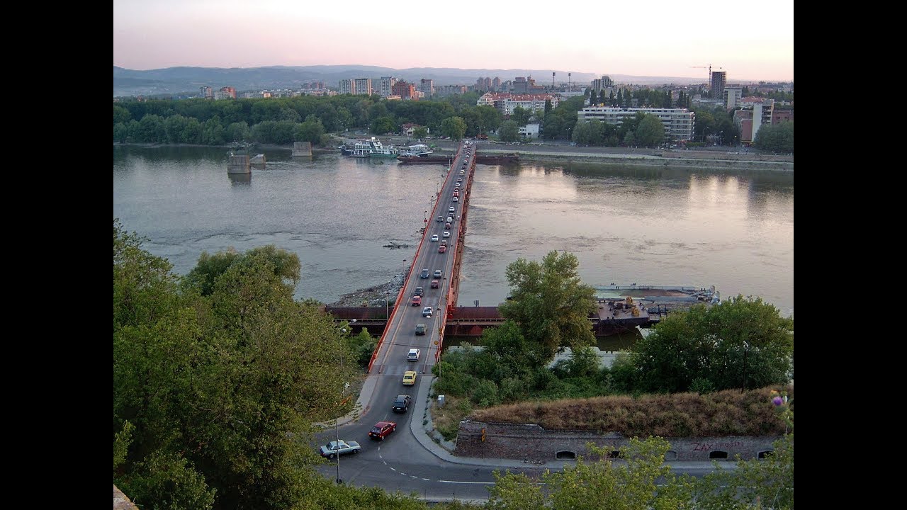 Novi Sad, Most na baržama, 2000. god - YouTube