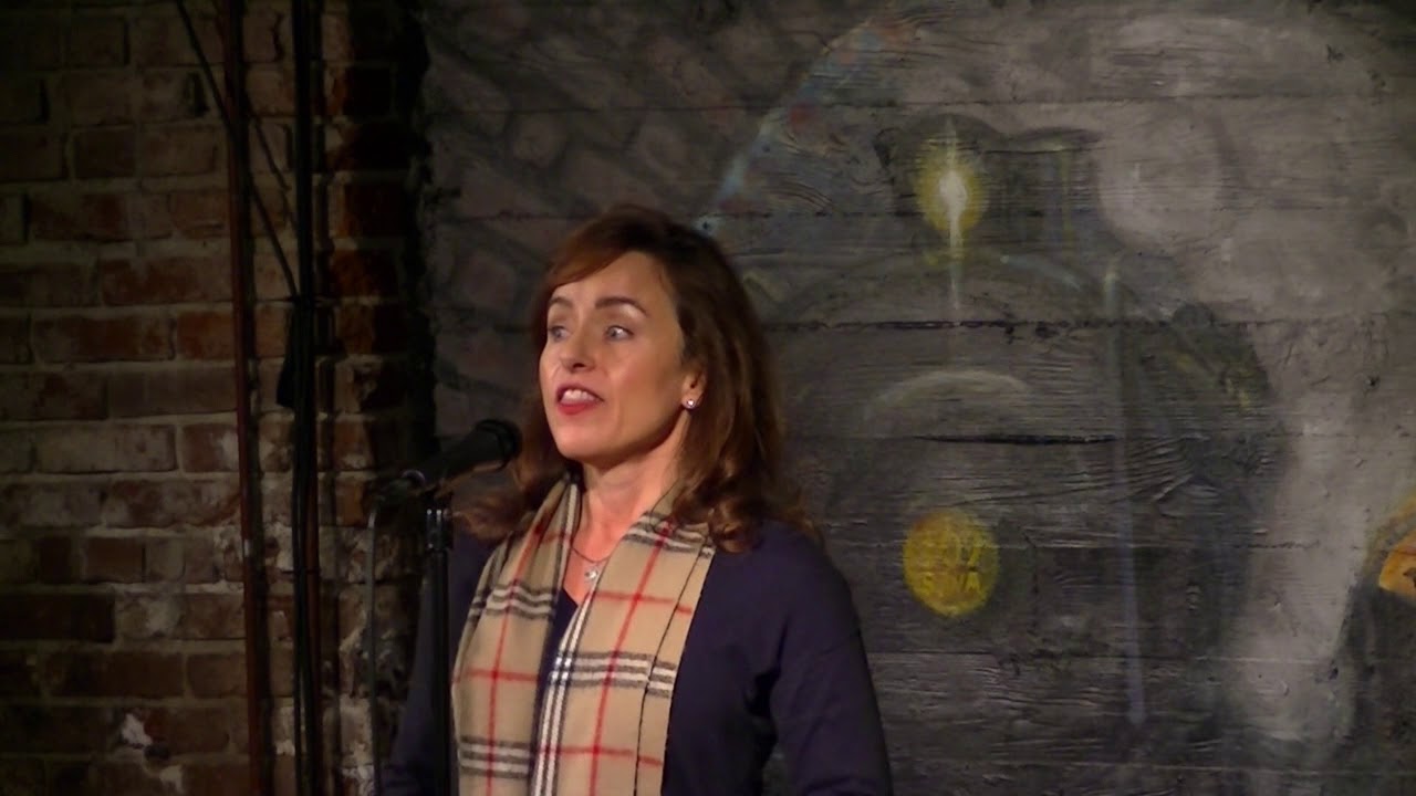Meaghan Elwood @ Comedy Underground - YouTube