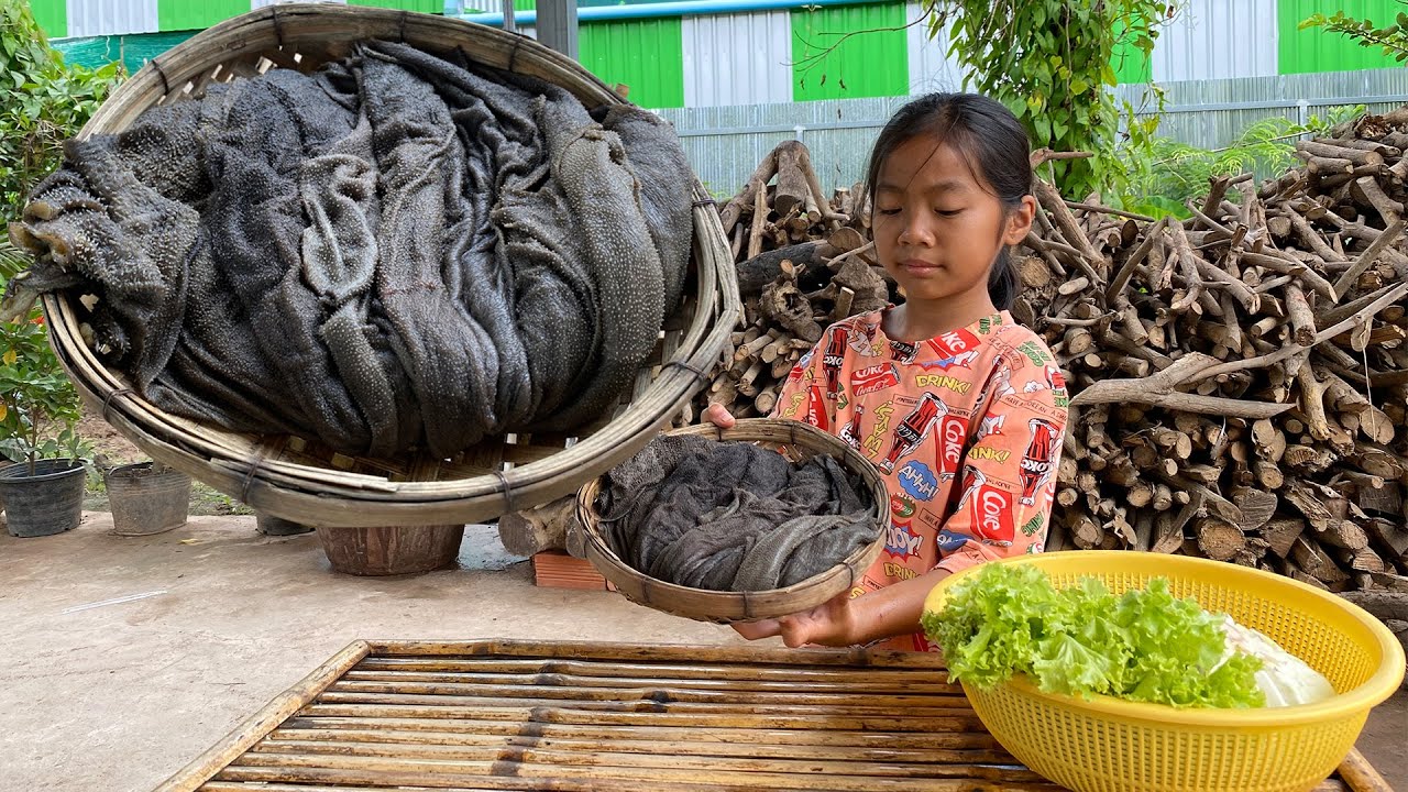 Smart girl Pich cook beef tripe the first time / Cooking with Sreypich ...