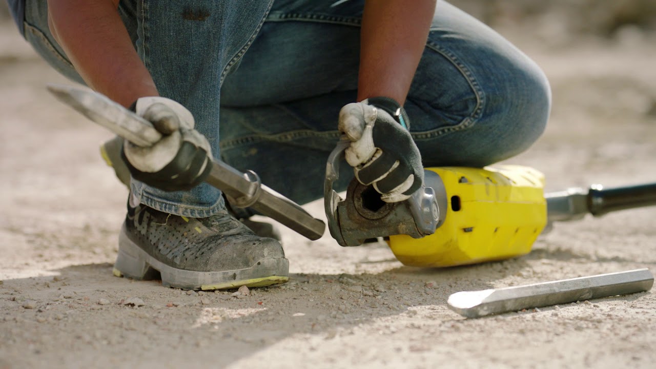 What is the multi-chisel retainer on the RTEX pneumatic breaker? - YouTube