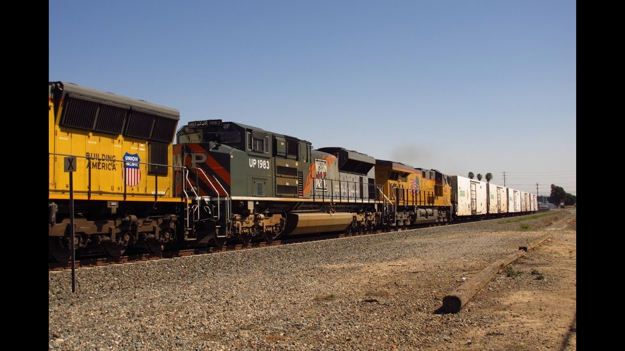 Union Pacific Freight Trains - El Monte, CA - 3/7/12 - YouTube