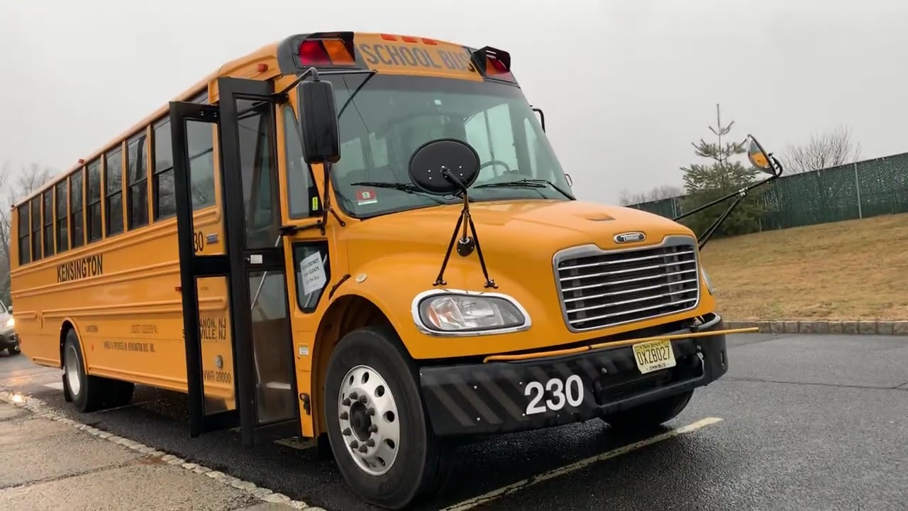 Walking around a 2016 Thomas C2 - YouTube