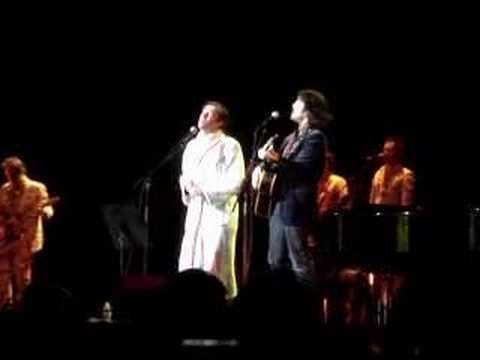 Rufus Wainwright & Sean Lennon sing Across the Universe