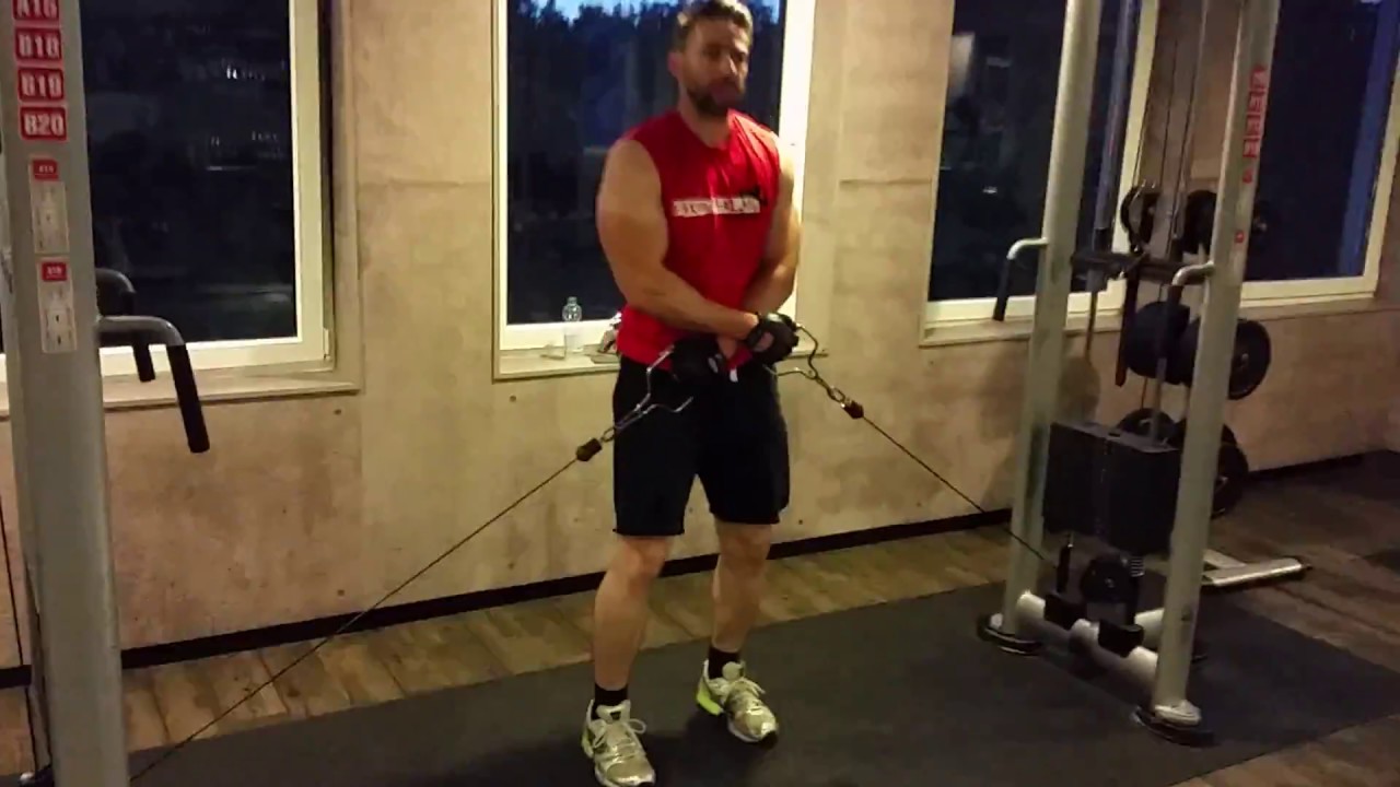 Seitenheben am Kabelzug - YouTube