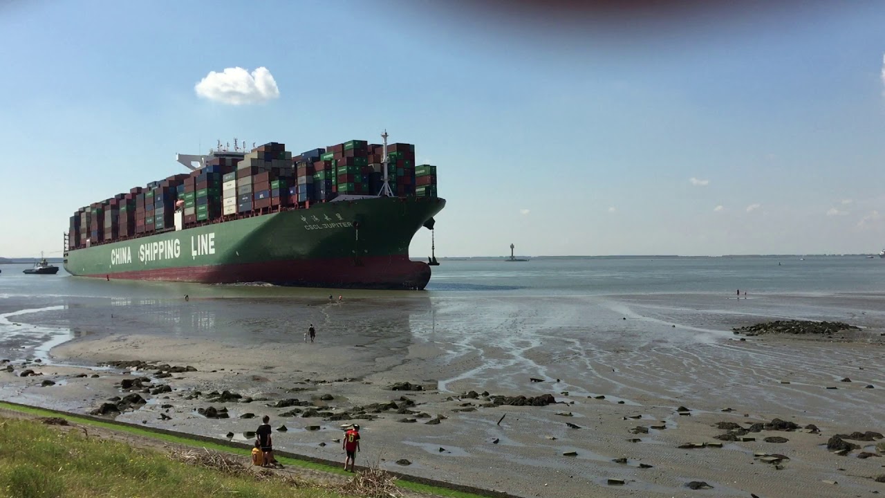 CSCL Jupiter vastgelopen in Bocht van Bath - YouTube