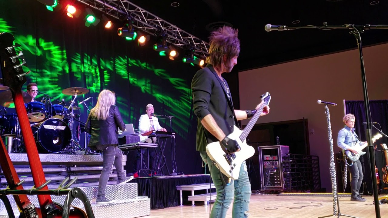 Members only band rocks Kansas crossing casino - YouTube
